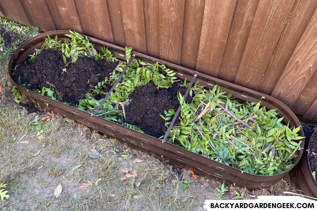 18 Best Materials to Put in the Bottom of Your Raised Beds – Backyard ...