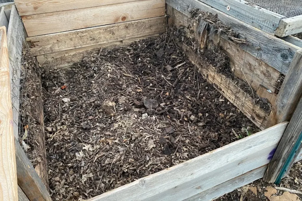 What Goes at the Bottom of a Compost Pile? 9 Things to Add – Backyard ...